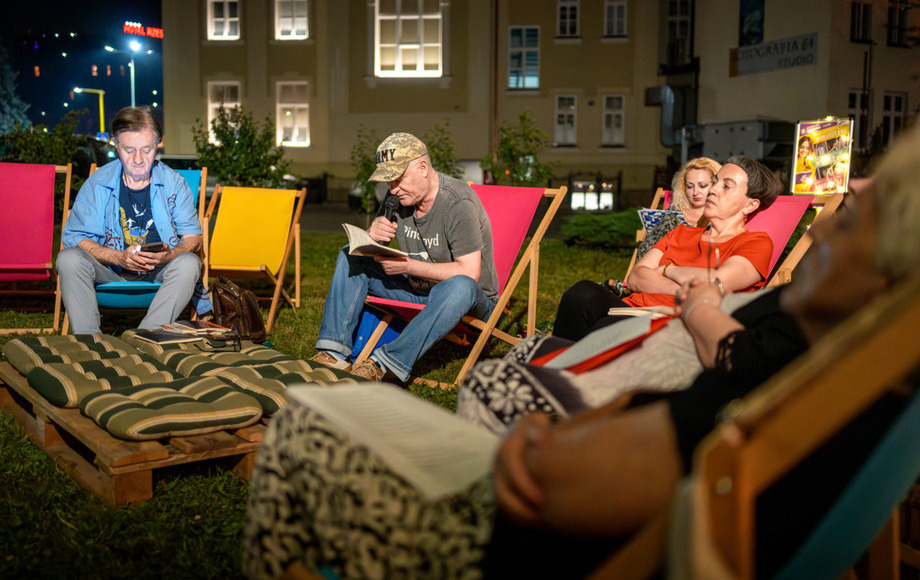 1. Nocny Targ Poetycki - Wojewódzka i Miejska Biblioteka Publiczna w ...